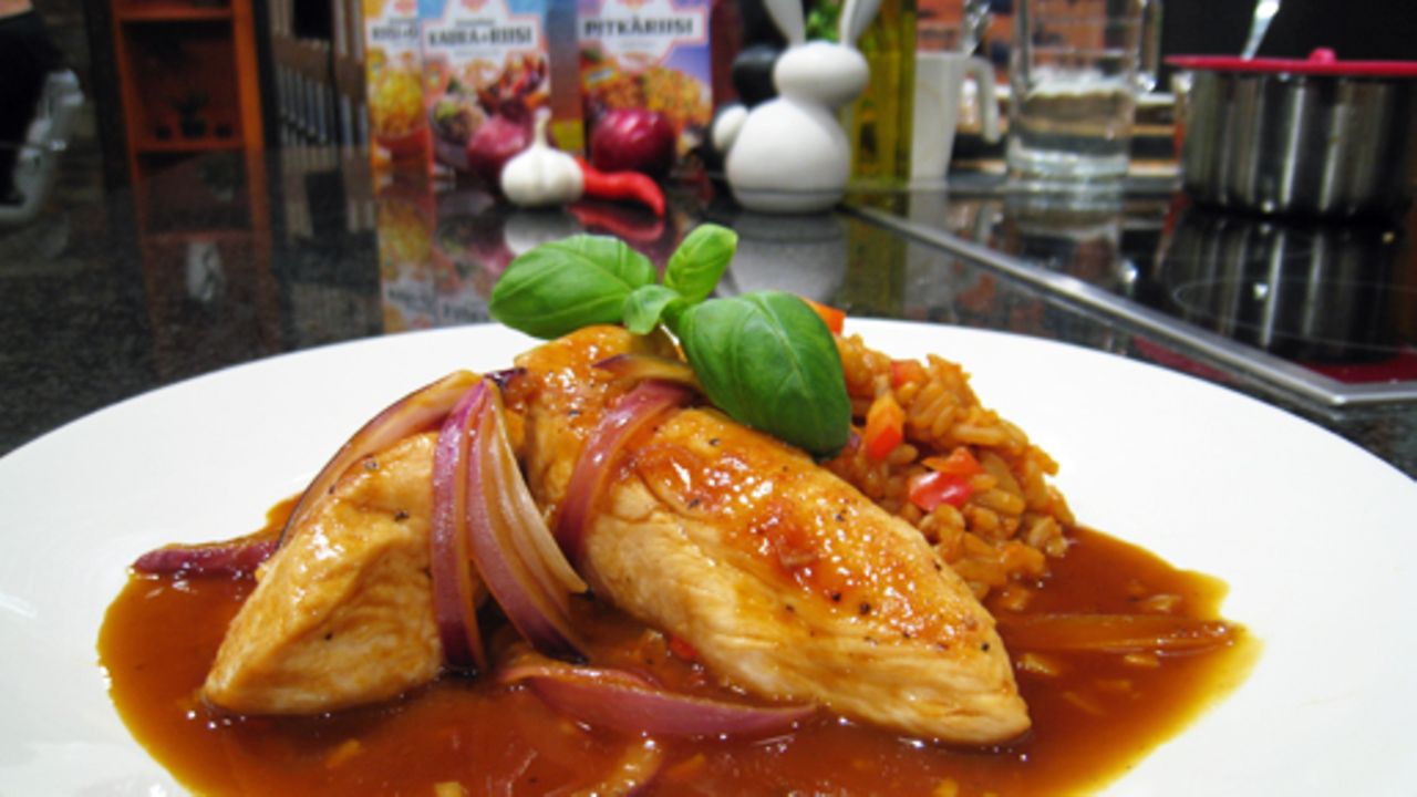 Appelsiinibroileria ja punaista riisiä | Resepti | Makuja | MTV Uutiset