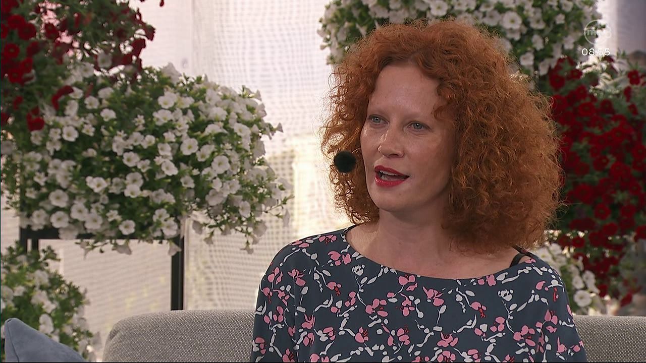 Saimi Hoyer suree tunnetun meikkitaiteilijan kuolemaa | MTV Uutiset