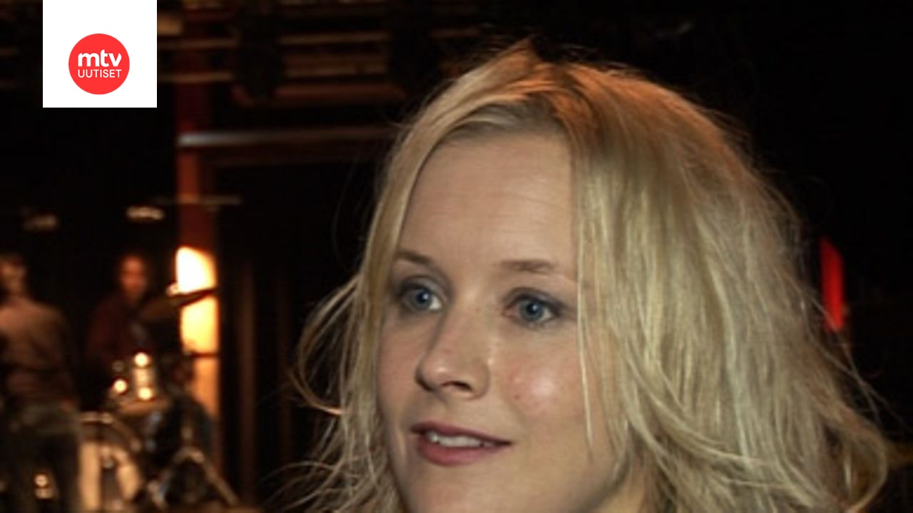 Jonna Tervomaa pitkästä aikaa kiertueelle | MTV Uutiset