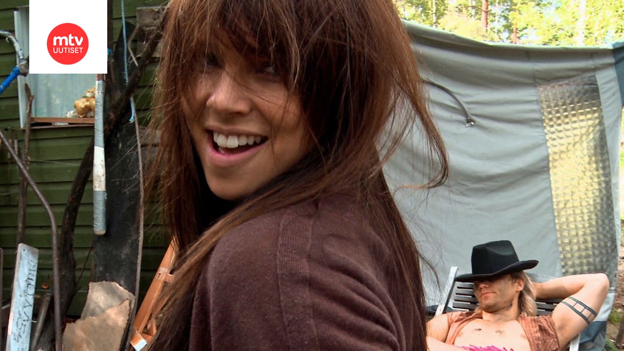 Viivi Pumpanen paljastaa seksikkään tempun! | MTV Uutiset