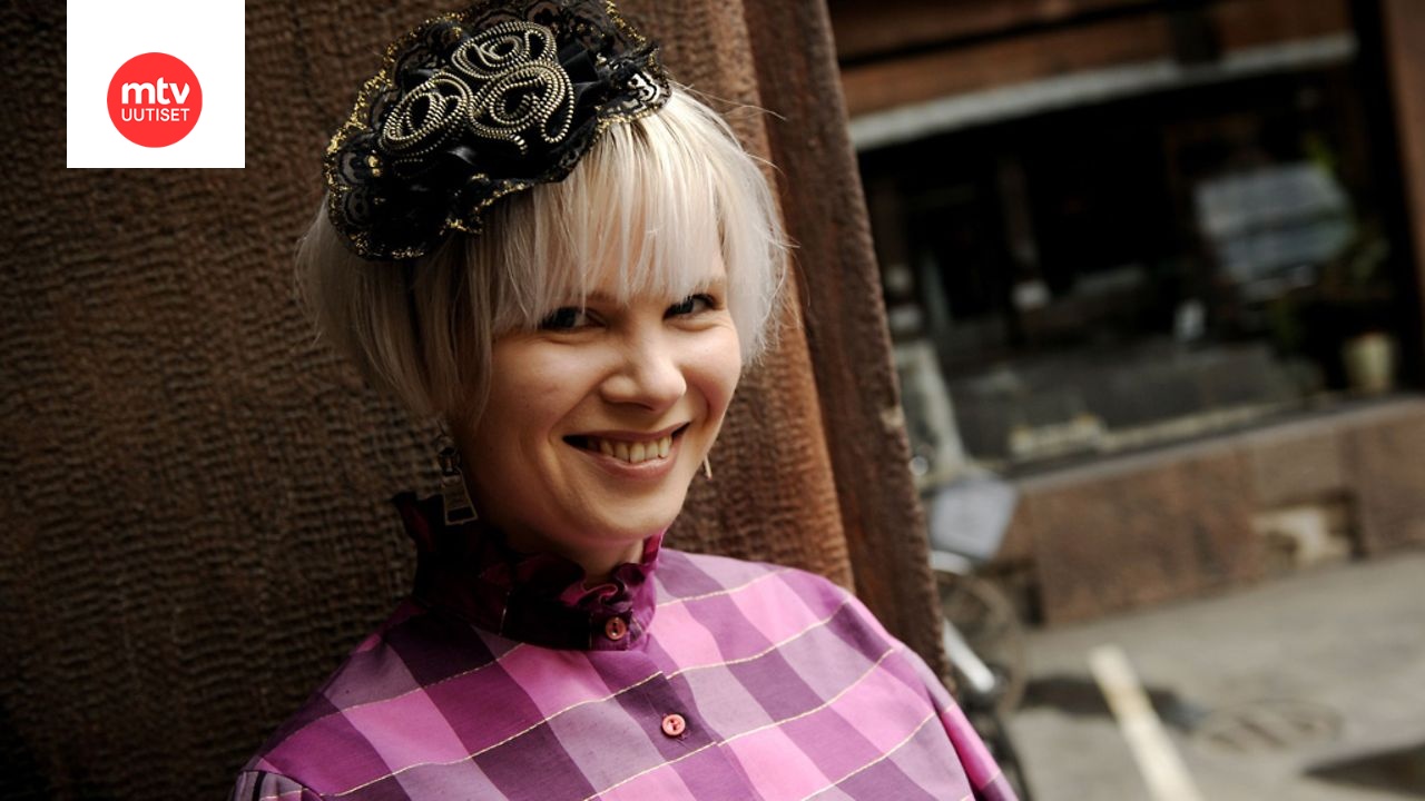 Outi Pyy paljastaa parhaimman kirpputorilöytönsä: Likatahrat olivat ...