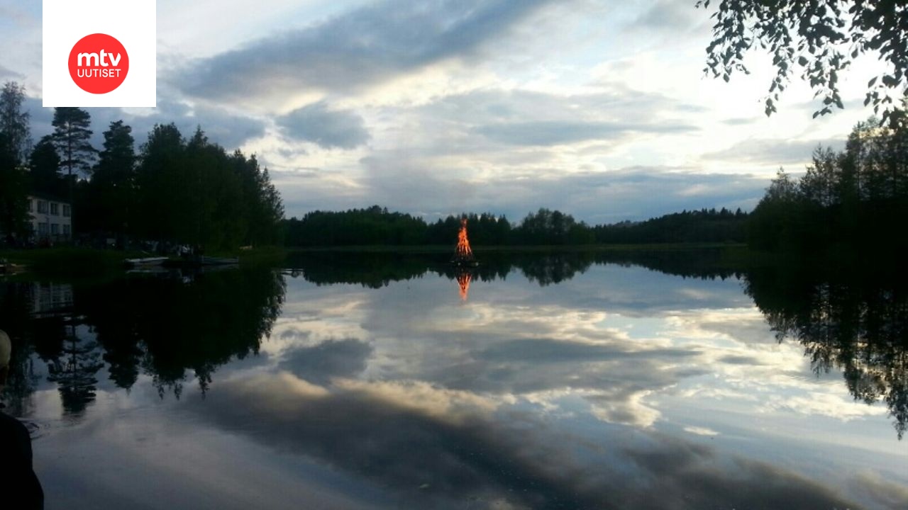 Laskevan auringon valo ja sateenkaaria - lukijoidemme kuvia ...