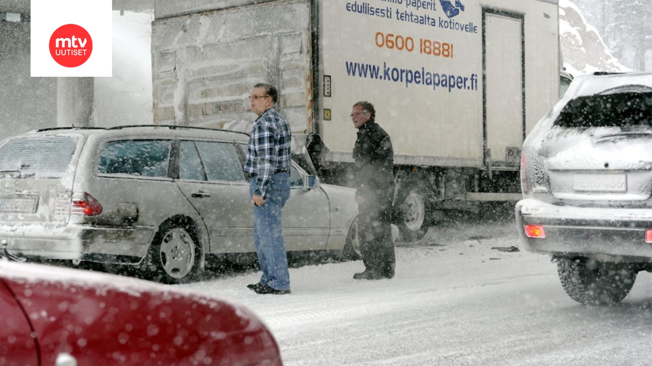 Liikkuva poliisi: Uudellamaalla parisataa kolaria – "tilanne ...