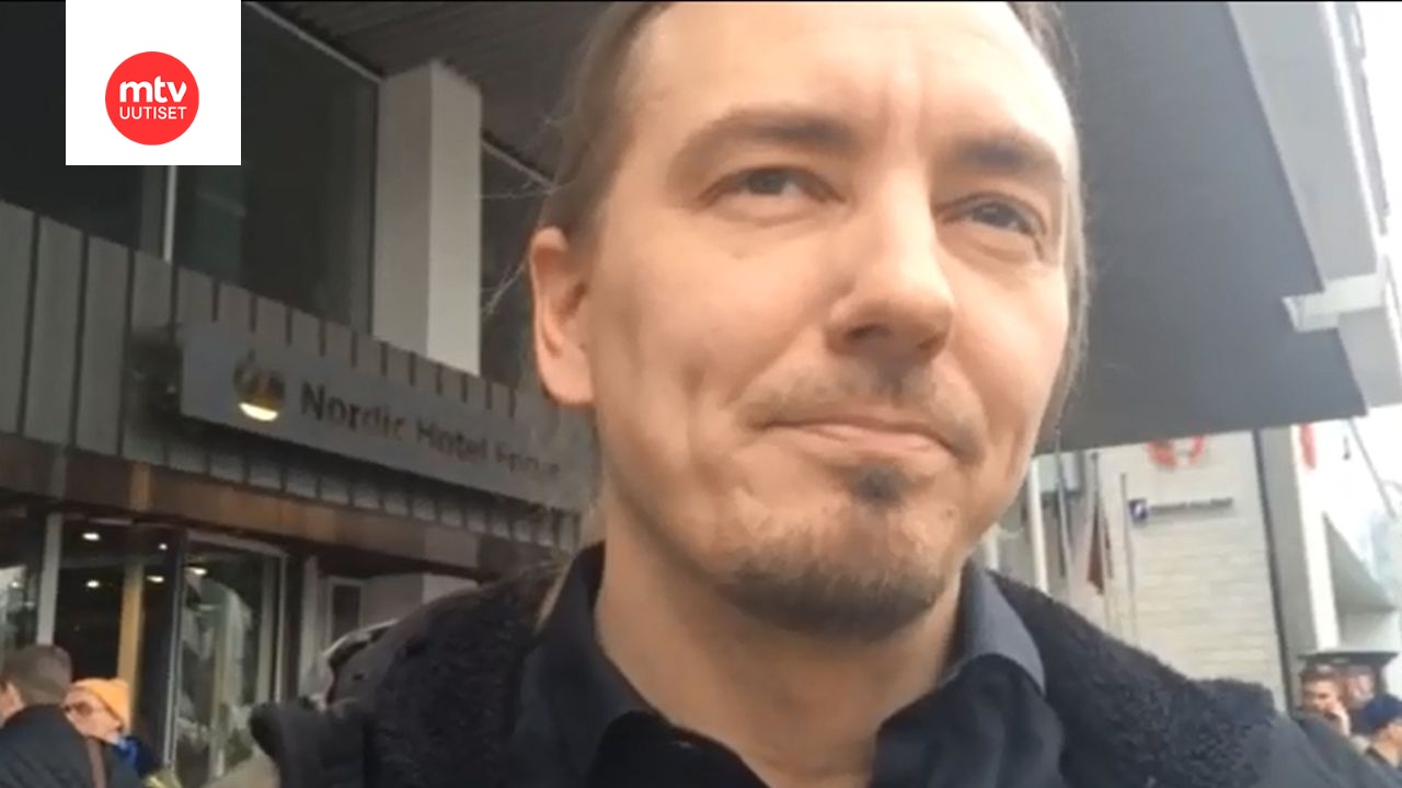 Suomalaisbändi Mokoma esiintyy virolaisyleisölle: Perhosia vatsassa ...