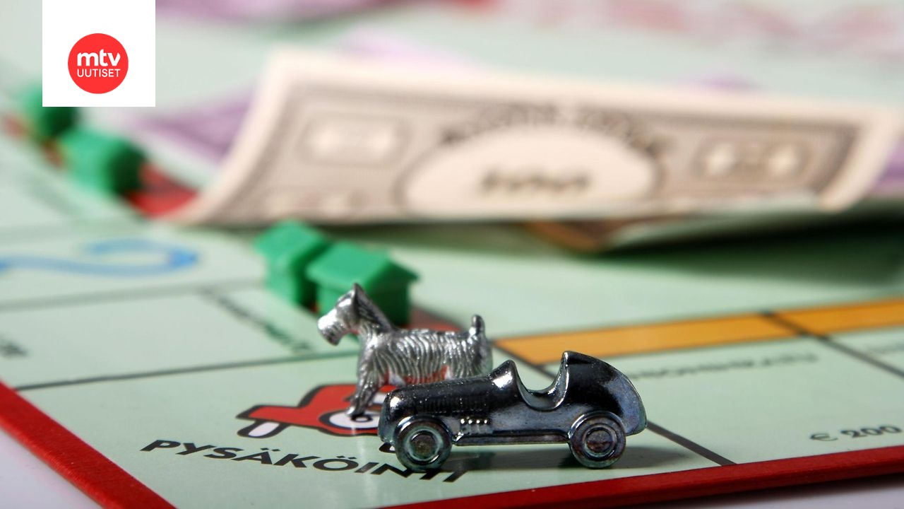 Maailmanennätys rikki! Mies omistaa 1800 erilaista Monopoly-lautaa ...