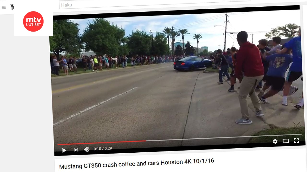 Keski-ikäinen mies, Mustang ja väkijoukko – legendaarisen huono ...