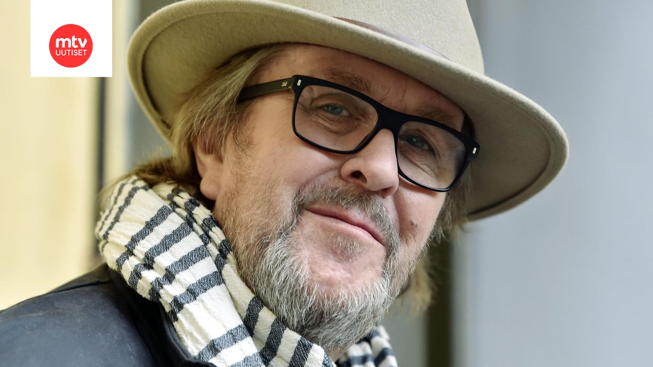 Hector sammui Juicen kanssa puistonpenkille, aamulla ihmiset kävelivät ...