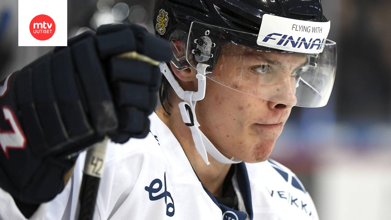 Kuva: Miro Heiskanen esitteli muistokiekkoaan kohuttu karvalakki ...