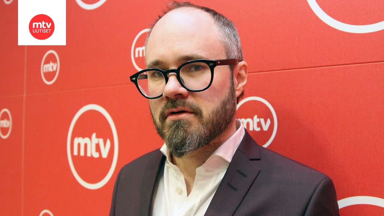 Tuomas Enbuske julkaisi nostalgisen kuvan Henkka Hyppösen kanssa ...