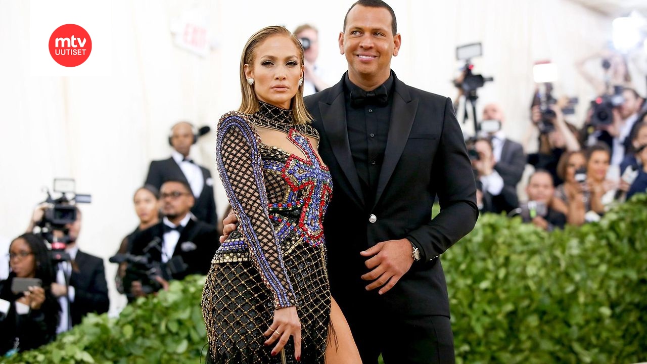 Kihlautuiko Jennifer Lopez baseball-tähden kanssa? Uimapukukuva herätti ...