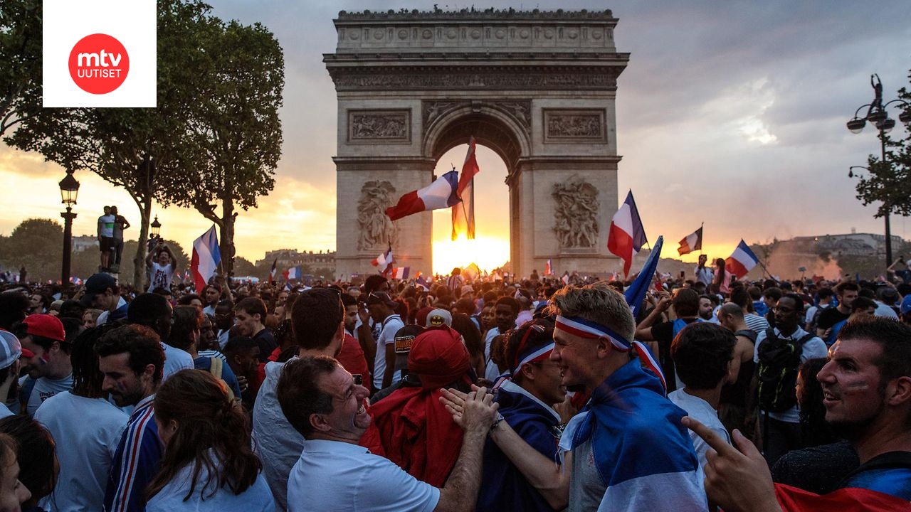 Ranskan MM-kulta johti näyttäviin temppuihin – Pariisin metro uuteen ...