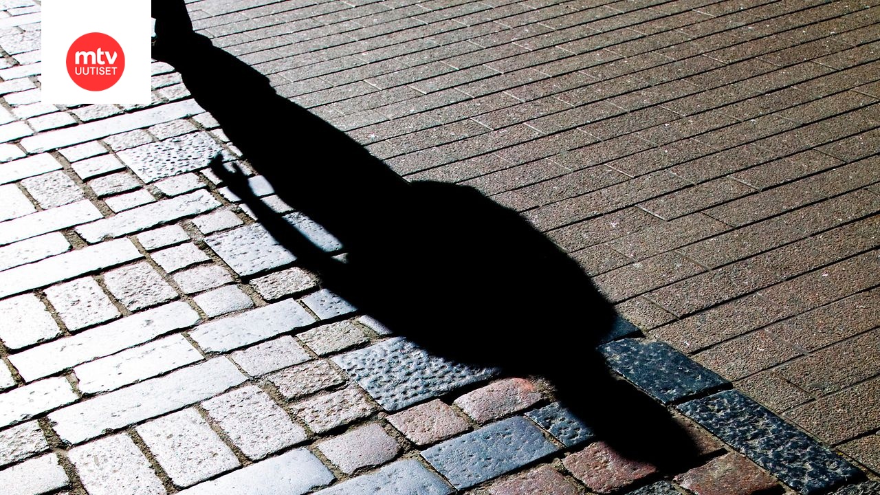 Ministeri Juuson avustaja pahoittelee Facebook-purkaustaan | MTV Uutiset