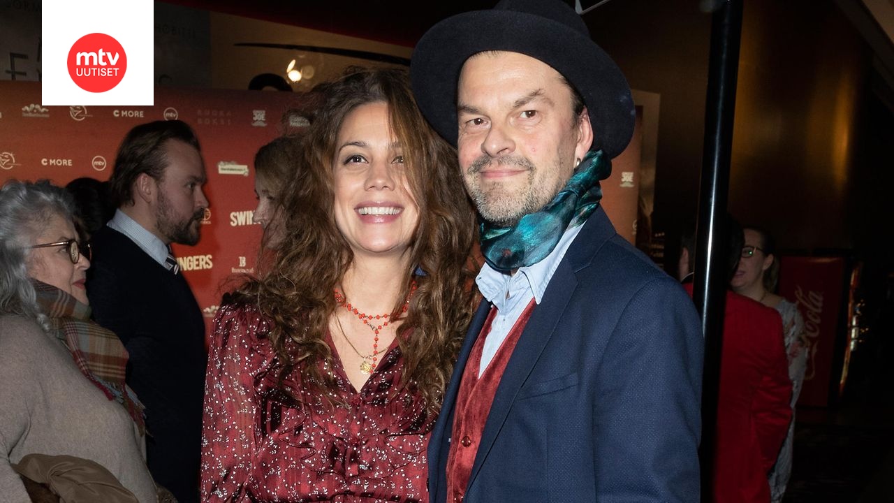 Manuela Bosco julkaisi paljastavan kuvan – raskaus edennyt jo pitkälle ...