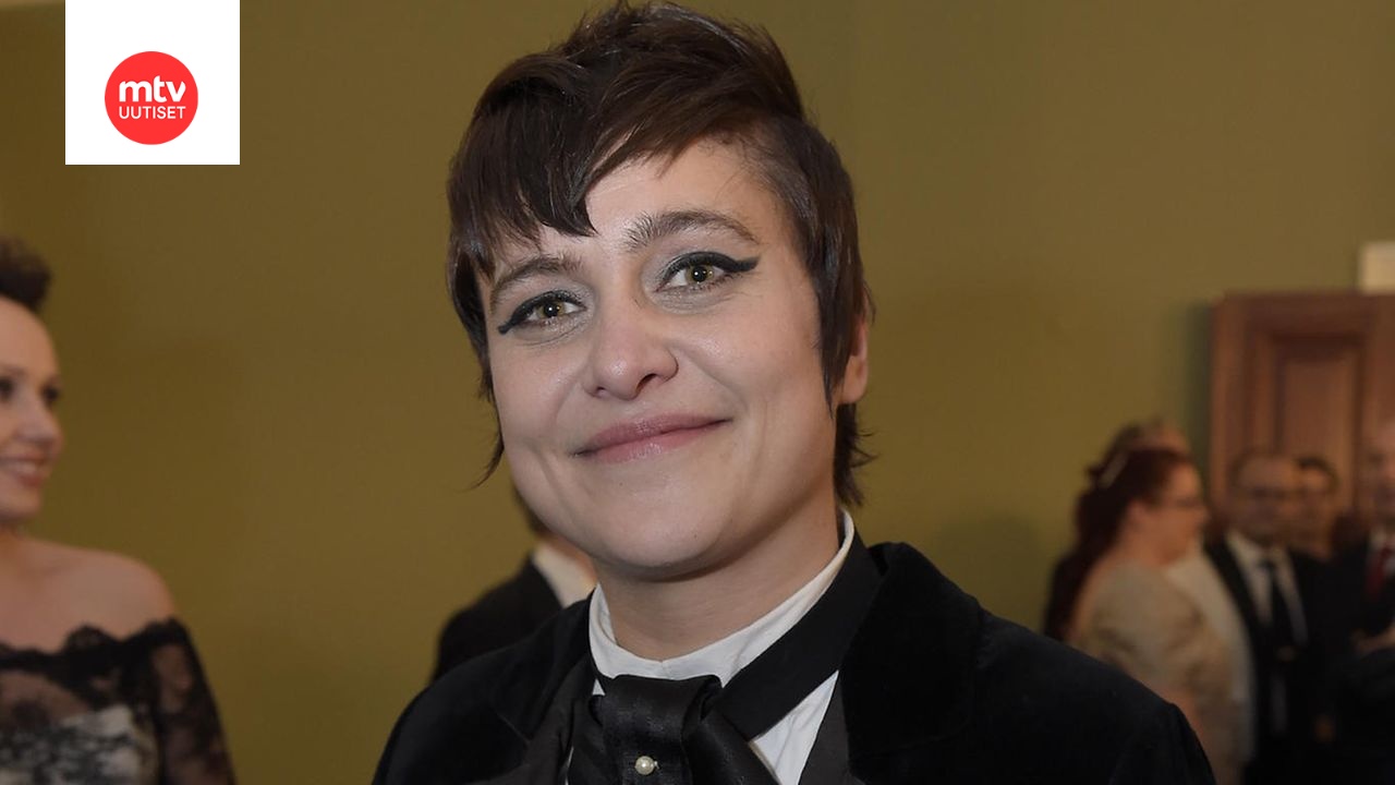 Kansanedustaja Silvia Modig joulahjoista: "Turhaa tavaraa en kaipaa ...