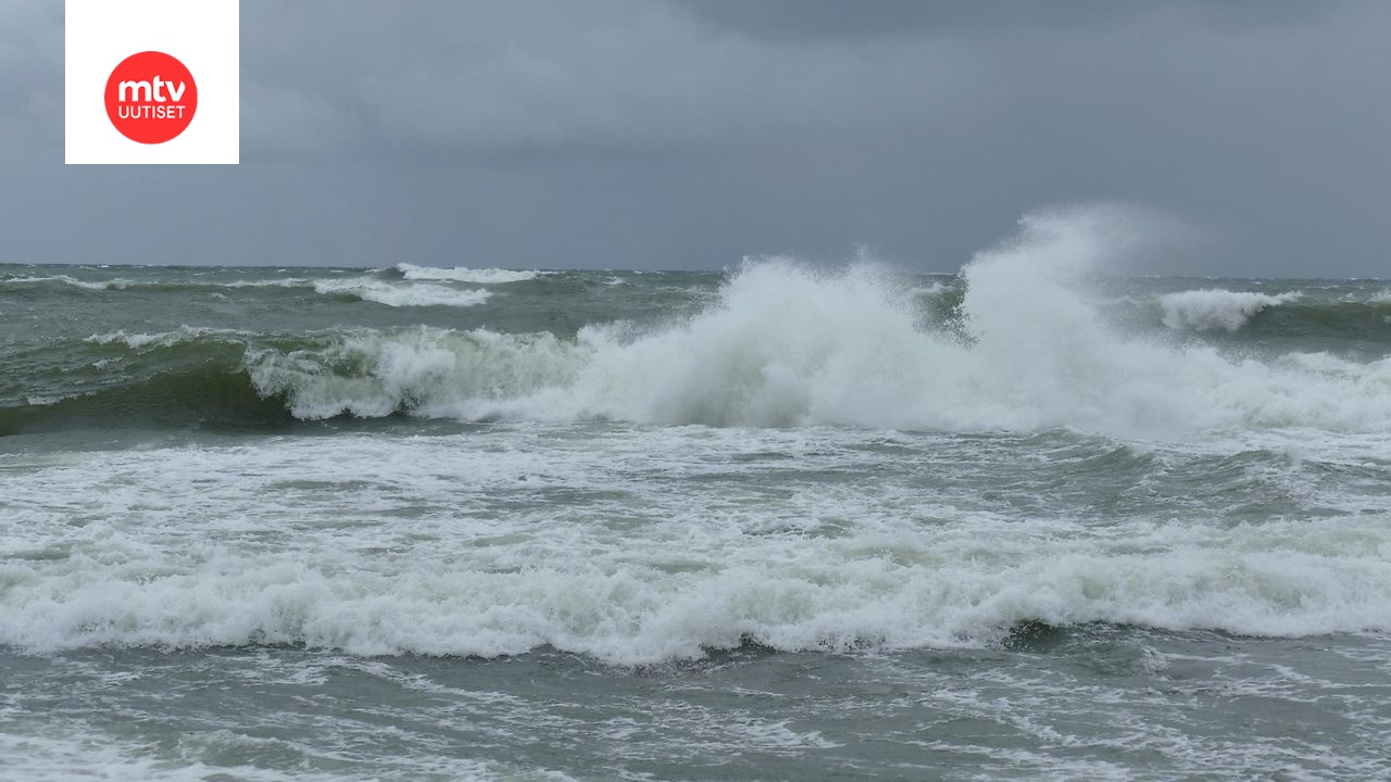 Näin myrsky vyöryy Suomeen: Merellä viisimetrisiä aaltoja, tuulen ...
