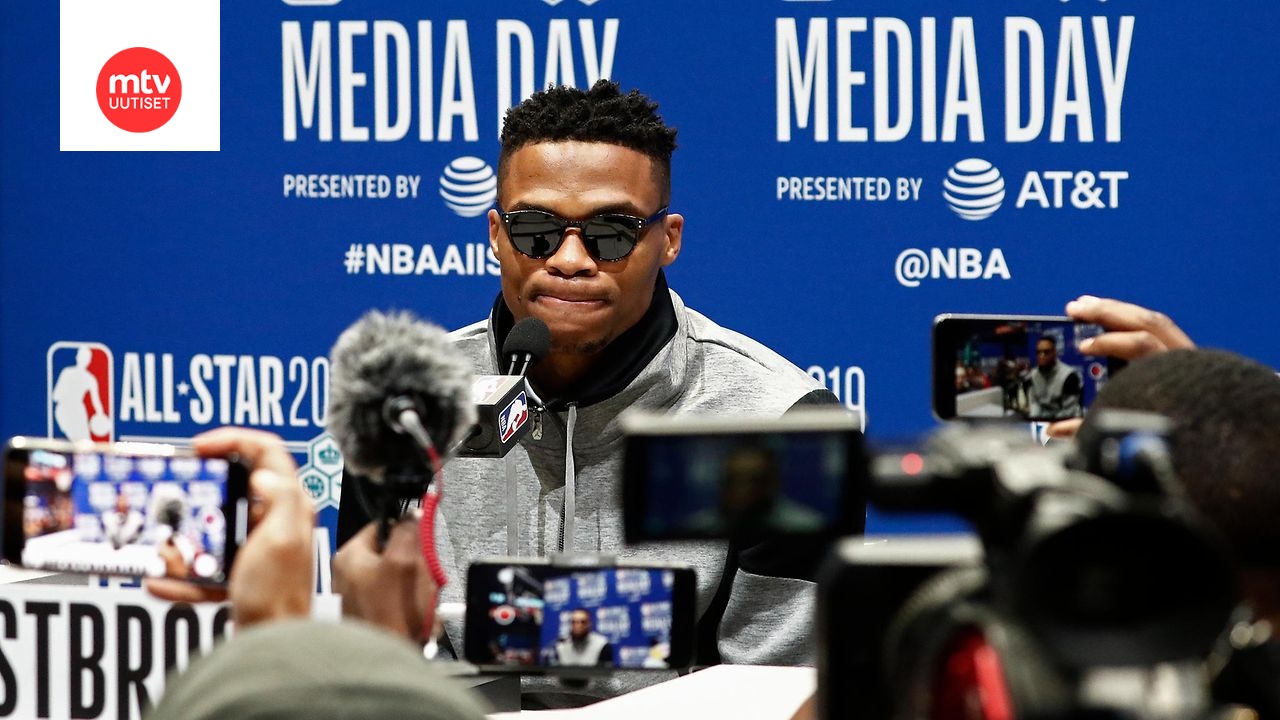 Katsojaa uhkailleelle NBA-tähdelle sakot ja kannattajalle pysyvä ...