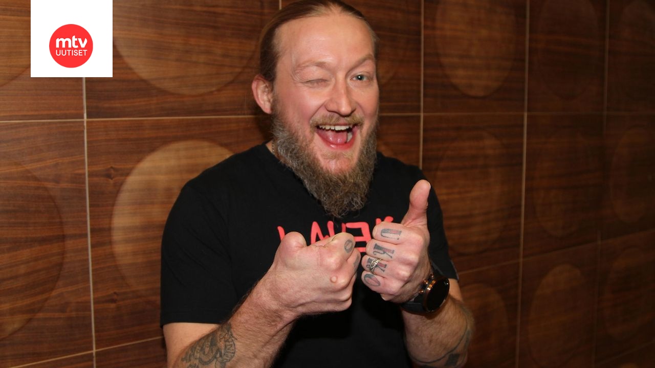 Jarppi julkaisi hämmentävän ryhmäkuvan – Duudsonit pukeutuivat Tiktakin ...