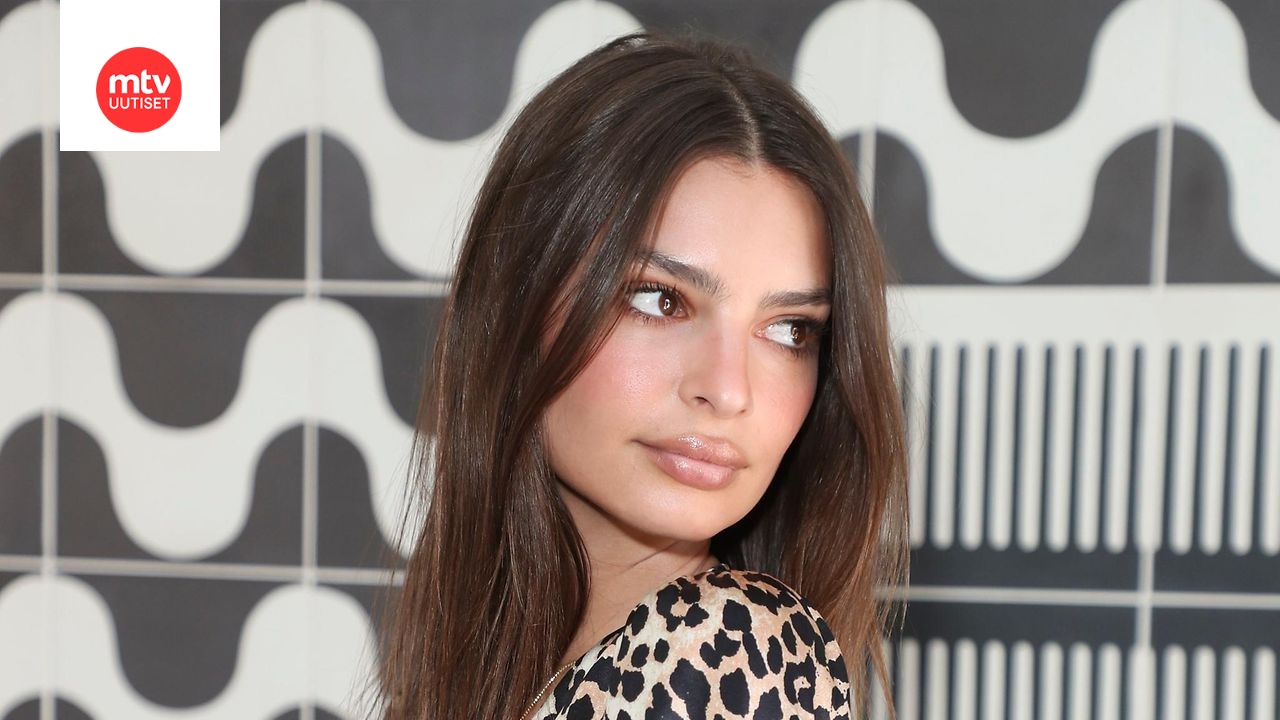 Huippumalli Emily Ratajkowskin julkaisee yhteiskuvia poikansa kanssa ...