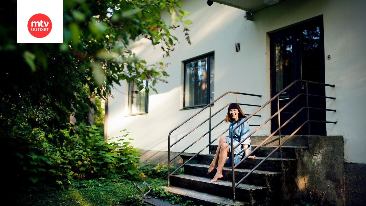 Helkan kuopus käy kesällä päiväkodissa äitinsä pitkästä lomasta ...