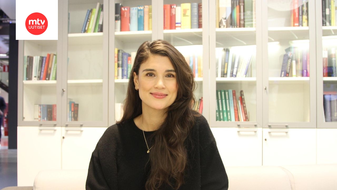 Stylisti ja huippumalli Maryam Razavi valitsee joululahjat omasta ...