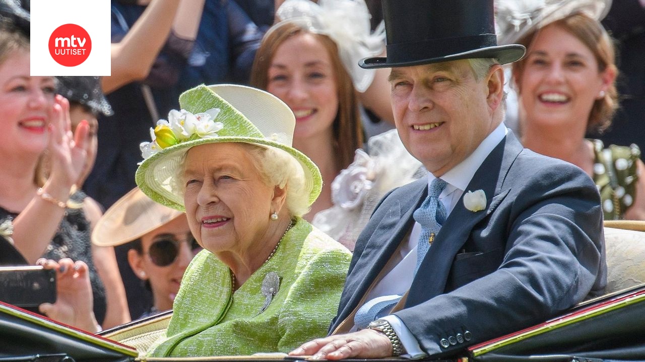 Kirja: kuningatar Elisabetin suhde prinssi Andrew'hun sai erityiset ...