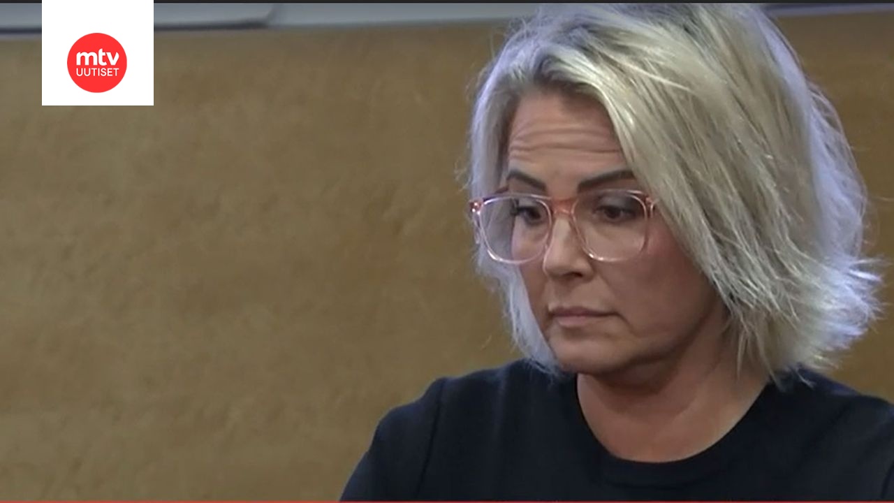 Kaisa Liski saapui Helsingin hovioikeuteen hyväntuulisena ...
