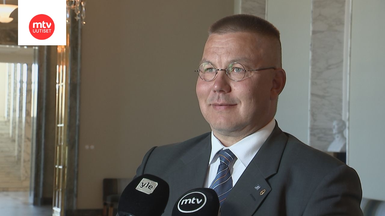 Provinssi syrji PS-kansanedustajaa peruessaan tämän VIP-kutsun | MTV ...