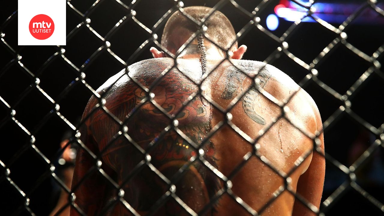 Jordan Titoni oli tajuttomana – kannettiin paareilla vapaaottelukehästä ...