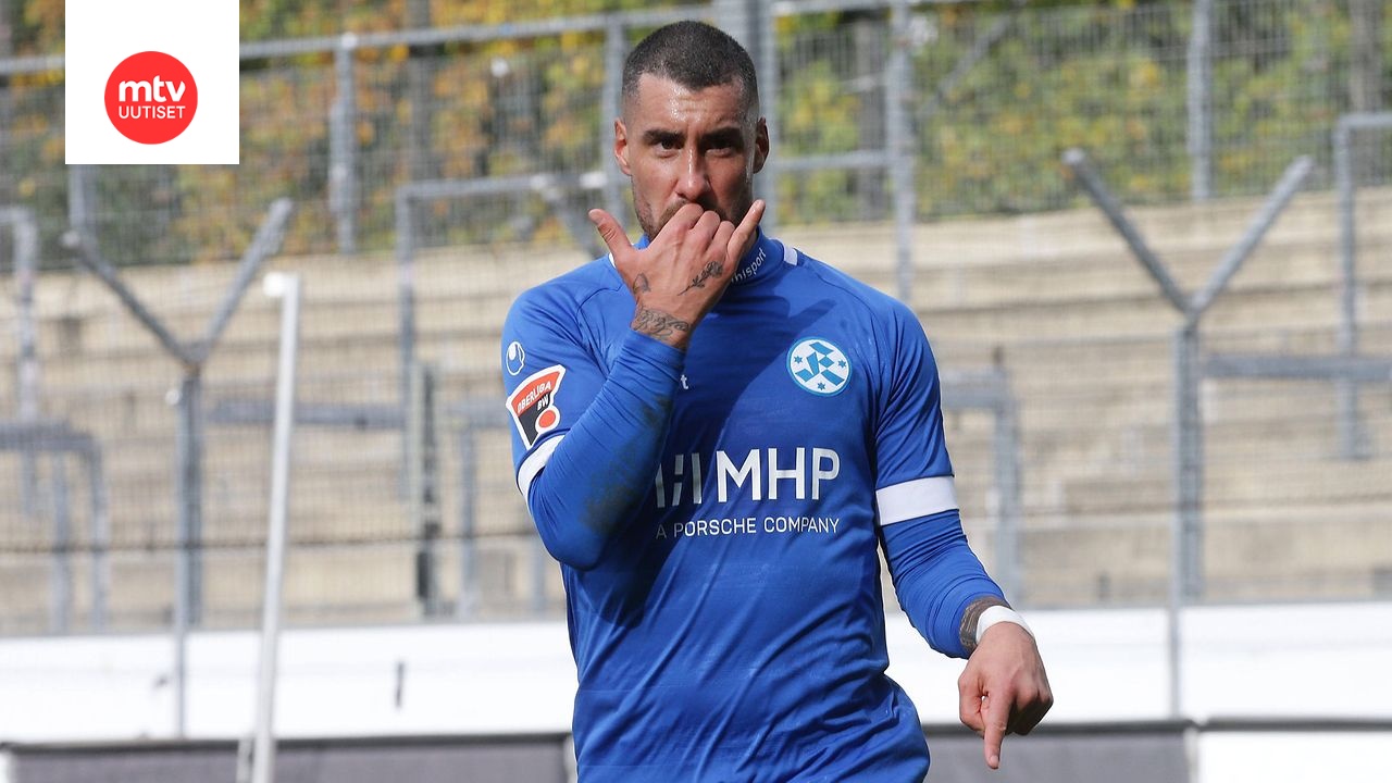 Stuttgarter Kickersin valmentaja Ramon Gehrmann määräsi joukkueensa ...