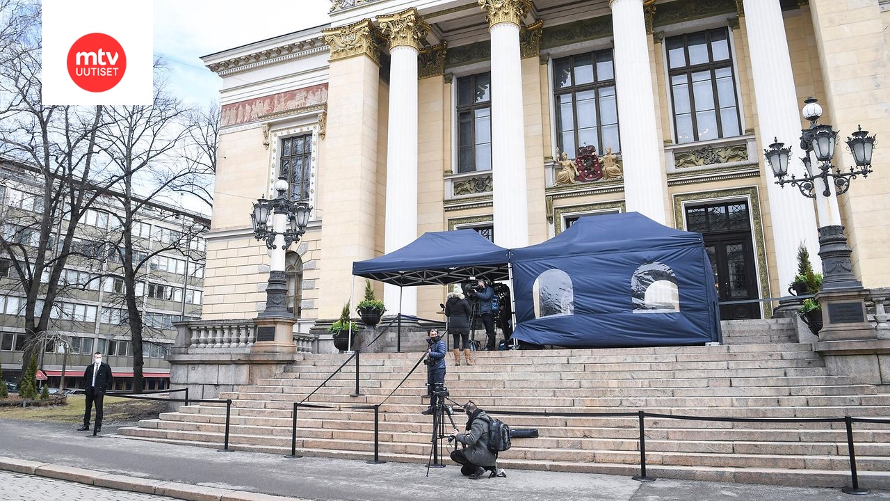 Hallitus pitkästä aikaa koolle koronan vuoksi – Säätytalolla esillä ...