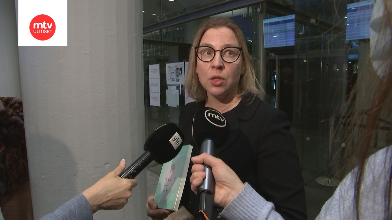 Tytti Yli-Viikari on valittanut hallinto-oikeuteen myös hyllytyksestään ...
