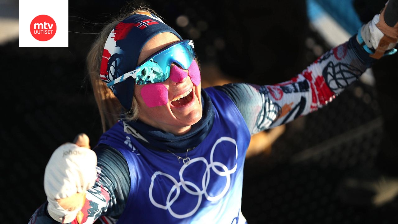 Therese Johaug otti ilon irti olympiakullastaan – Kerttu Niskanen huomioi norjalaistähden ...