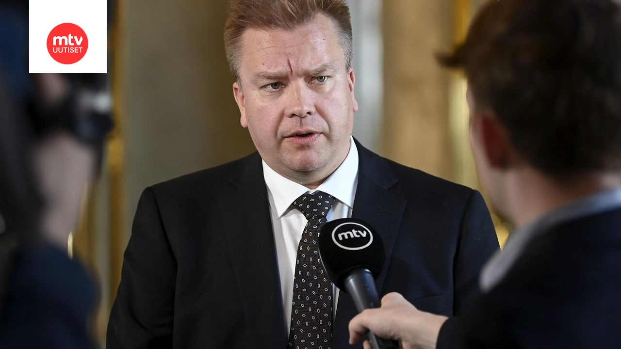 Puolustusministeri Kaikkonen istuu huomenna Nato-pöytään Brysselissä ...