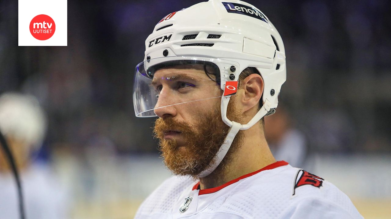 NHL-seura Tampa Bay Lightning hyllytti Ian Colen hyväksikäyttösyytösten ...