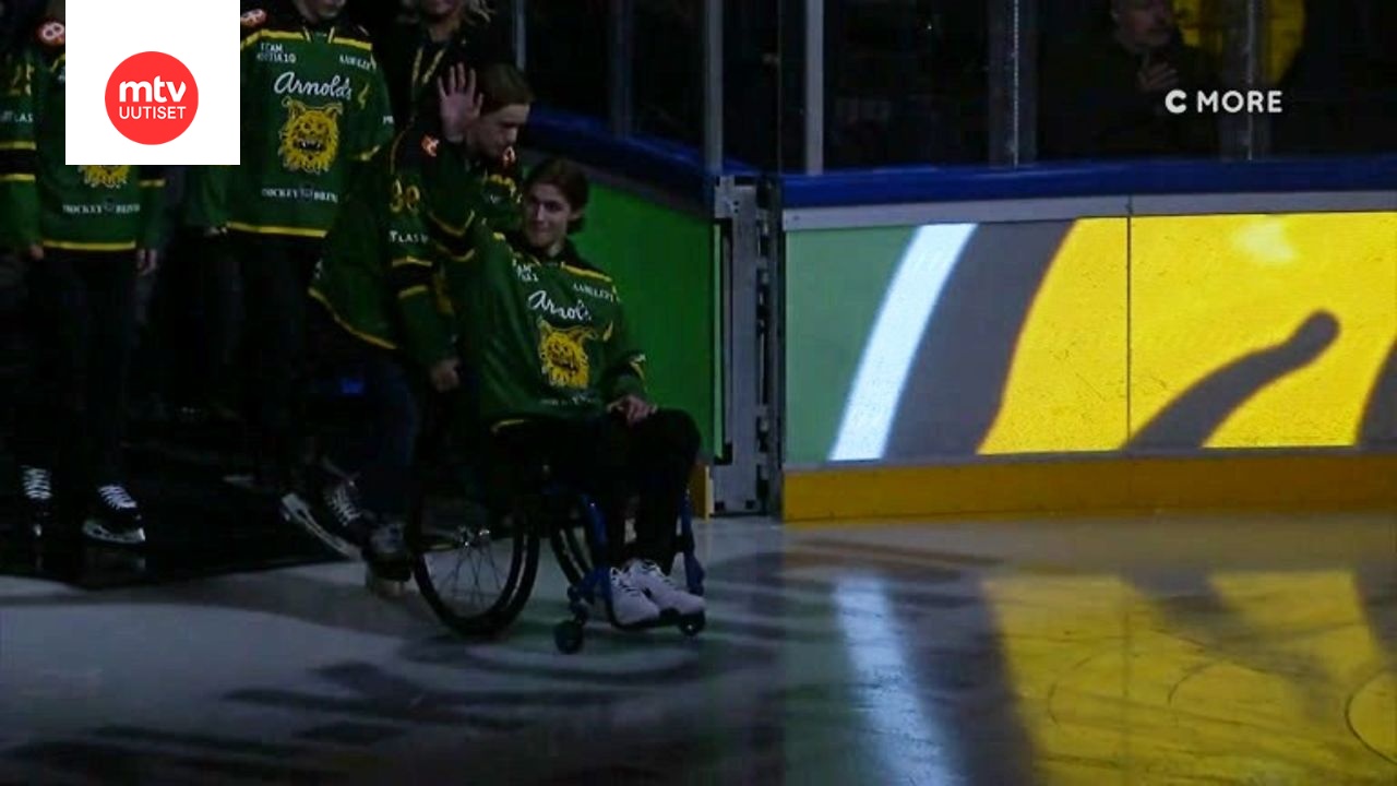 SM-liiga: Nokia Arenalla kunnioitettiin vakavasti loukkaantunutta Nemo ...