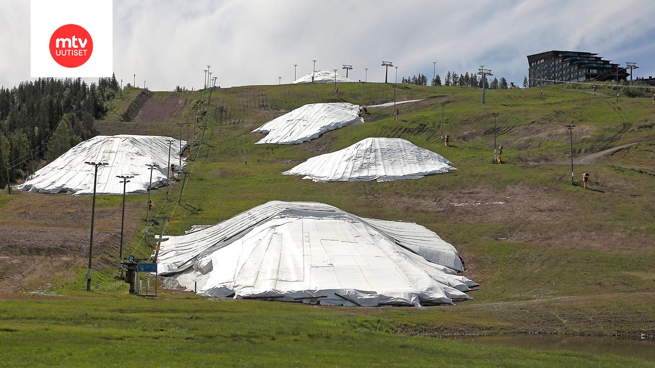 Auto luisui pitkin mustaa rinnettä Levillä – kyytiläiselle vakavat ...