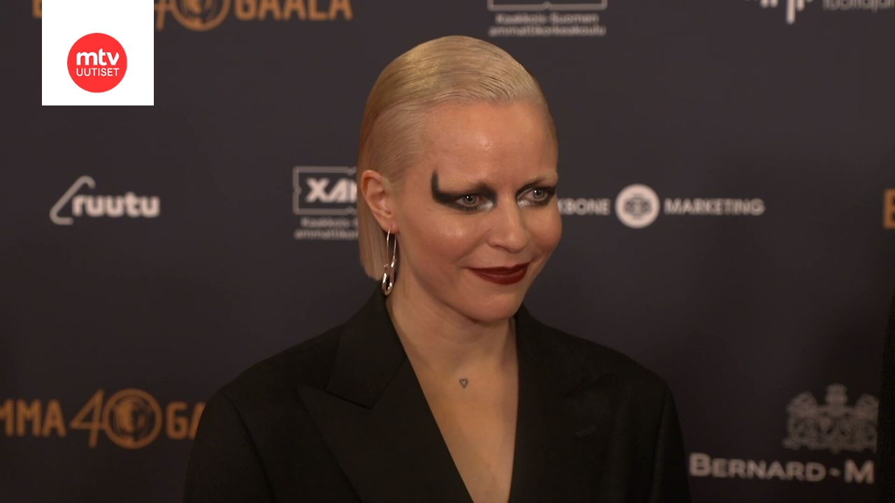 Vesala esiintyi salamavalojen välkkeessä graafisessa meikissä – tekee ...