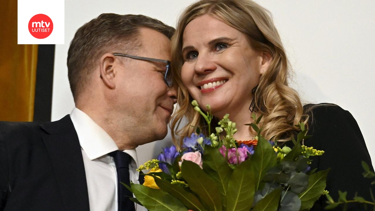 Petteri Orpo ylisti puheessaan Niina-vaimoaan – pari on asunut lähes koko avioliittonsa ajan eri ...