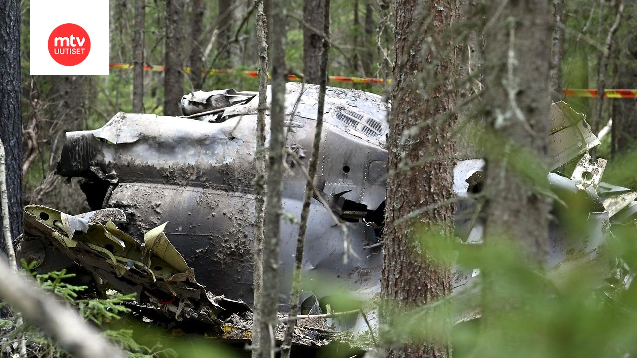 Maahan syöksyneen Hawk-harjoituskoneen moottori oli sammunut jo ennen ...