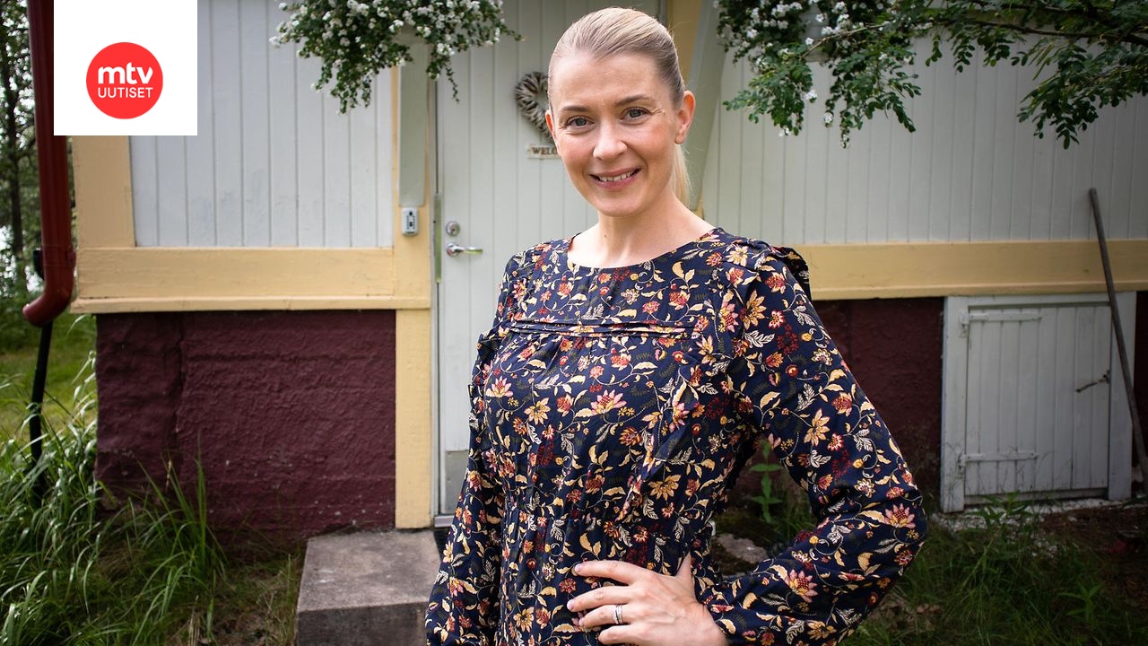 Salkkarit-tähti Monika Lindeman esittelee kesähuvilansa Espoon ...