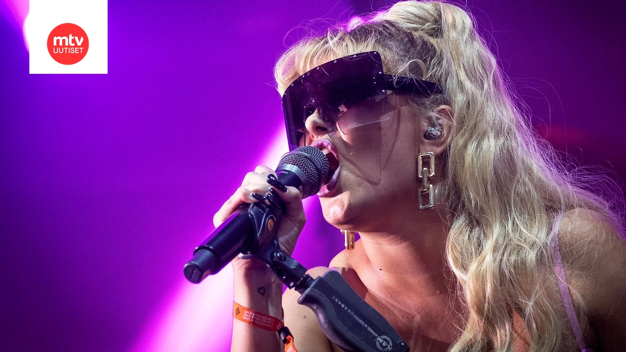 Erika Vikman julkaisi kuumottavia kuvia keikaltaan: ”Oli raju ...