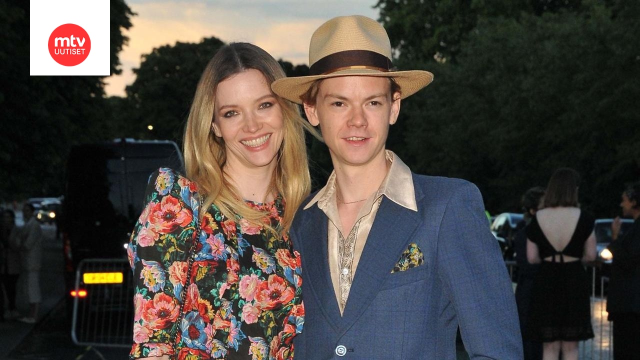 Elon Muskin ex-vaimo Talulah Riley meni kihloihin näyttelijä Thomas ...