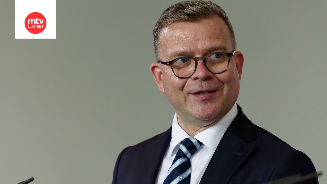 Tältä näyttää karikatyyripiirros Petteri Orposta – raumalainen taiteilija antoi pääministerille ...