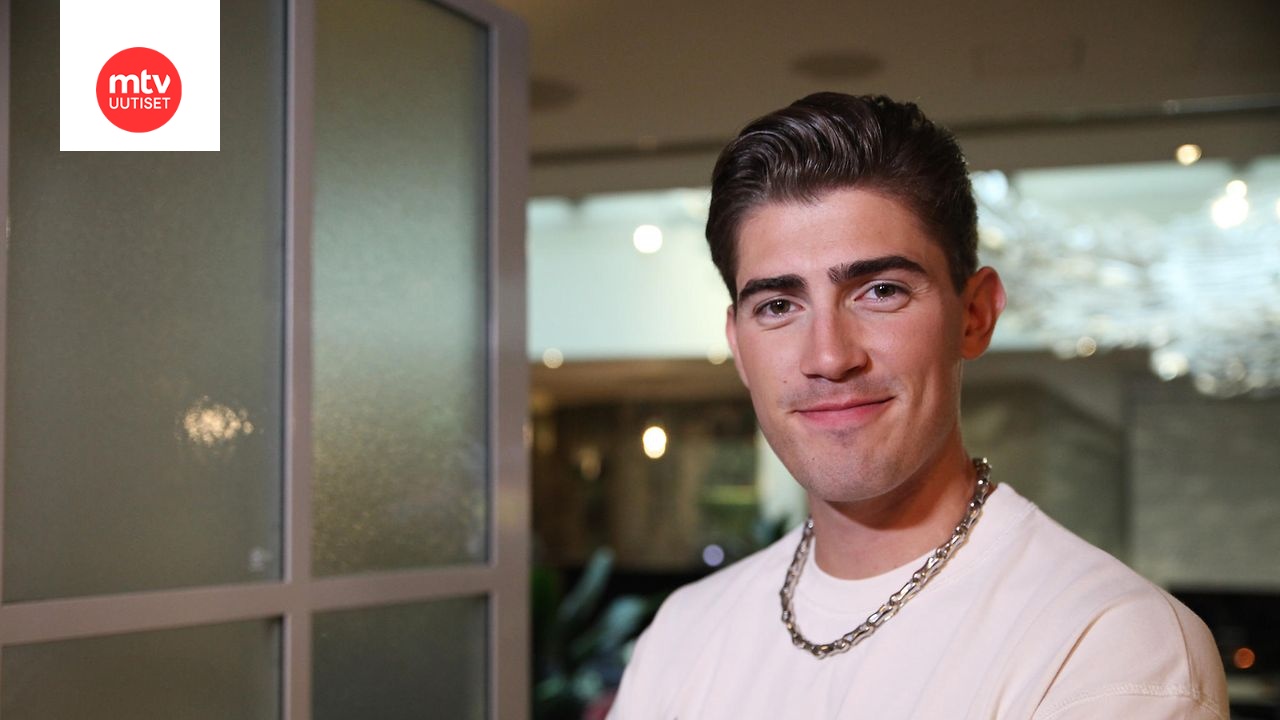 Robin Packalen ei mennyt viime vuonna Linnan juhliin ja sai uuden ...