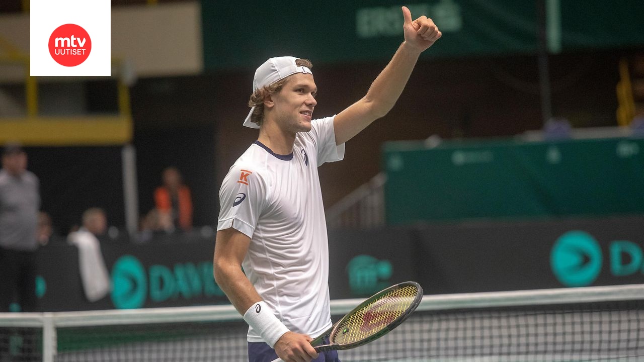 Suomen tennisliiton toimitusjohtaja Teemu Purho kommentoi Suomen Davis ...