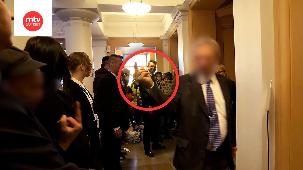 Juhlavieras näytti keskisormea Helsingin yliopistolla | MTV Uutiset