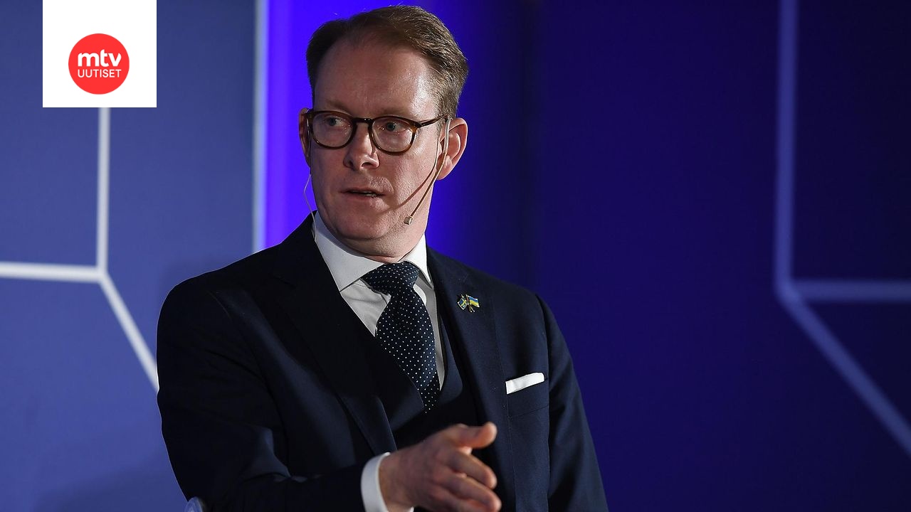 Tobias Billström unohti passinsa matkalla Kiovaan | MTV Uutiset