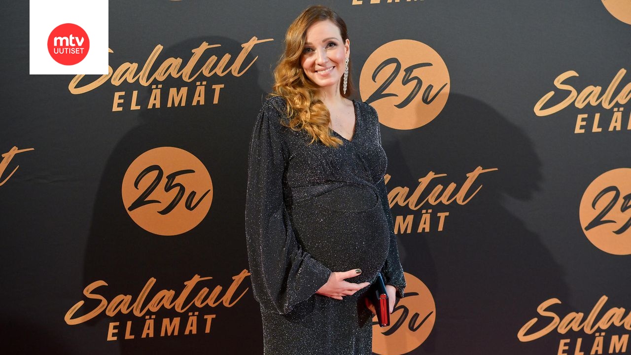 Esikoistaan odottava Salkkarit-tähti Johanna Anttila kertoo ...
