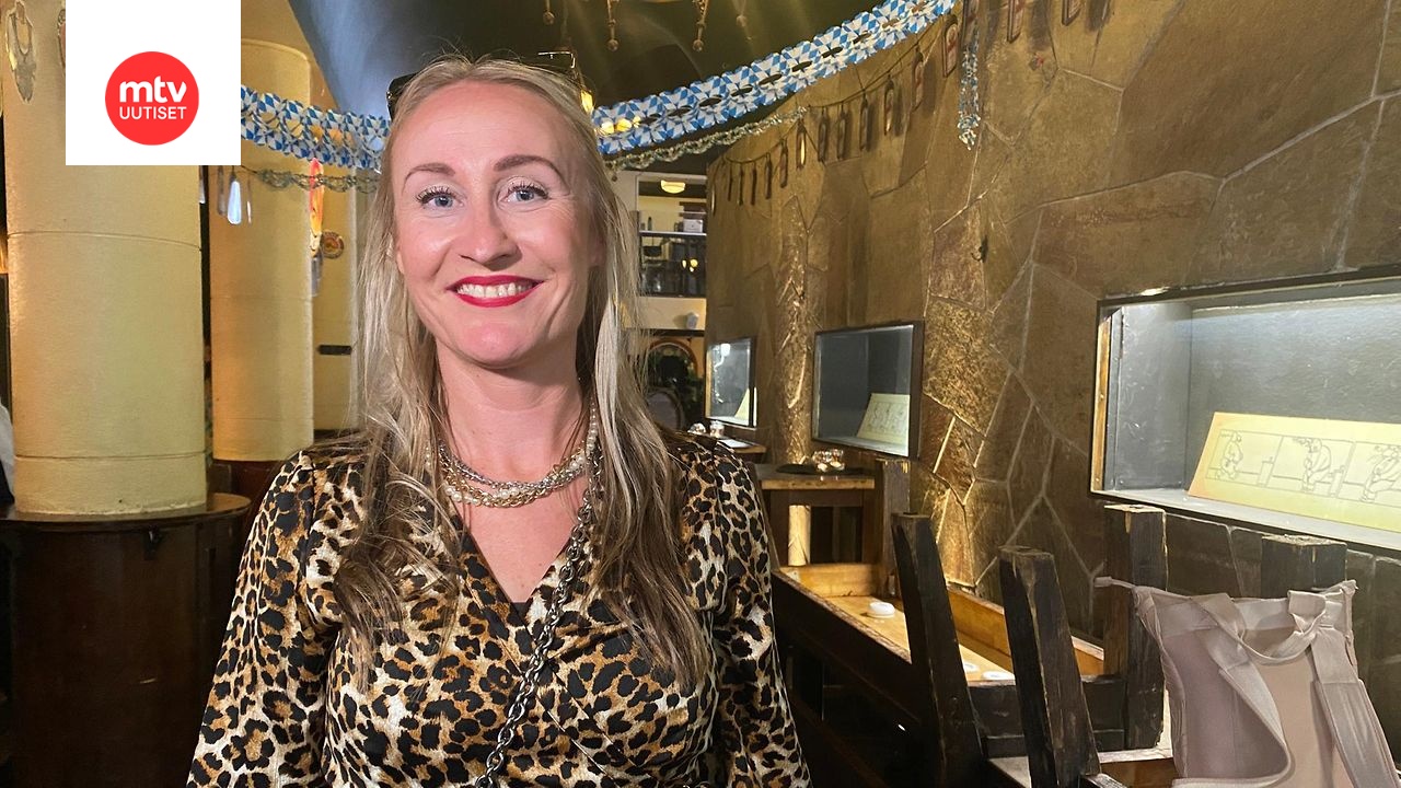 Sanna, 45, on ollut kahdesti naimisissa ja etsii nyt kumppania ...