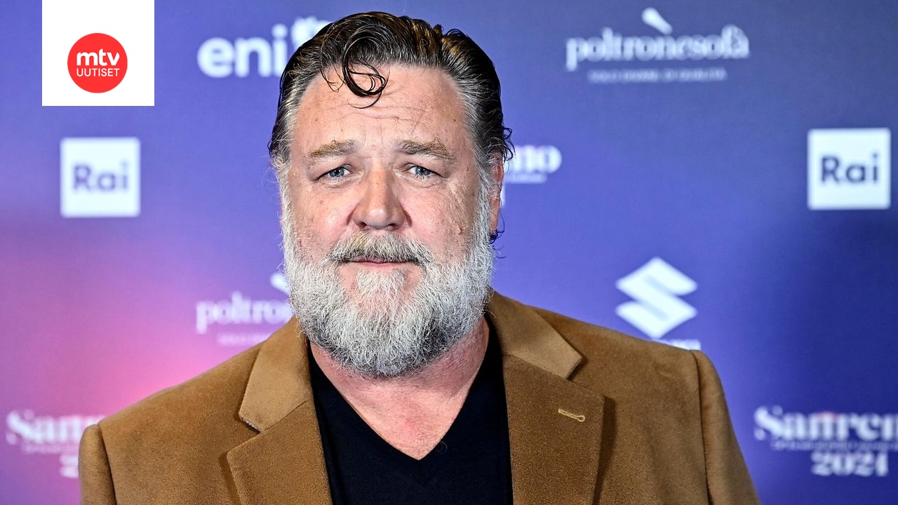 Russell Crowe mursi molemmat jalkansa Robin Hoodin kuvauksissa | MTV ...